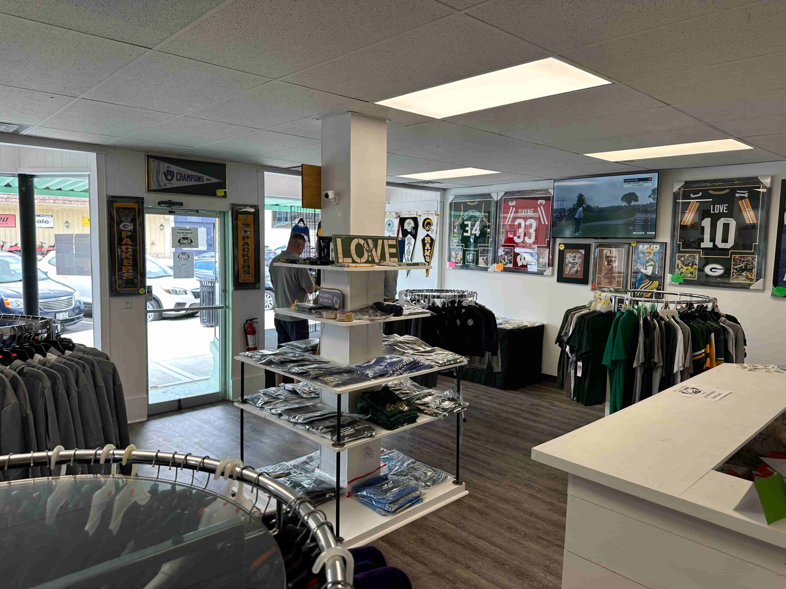 Mac 15 Sports Memorabilia & Apparel - Visit West Bend, Wisconsin